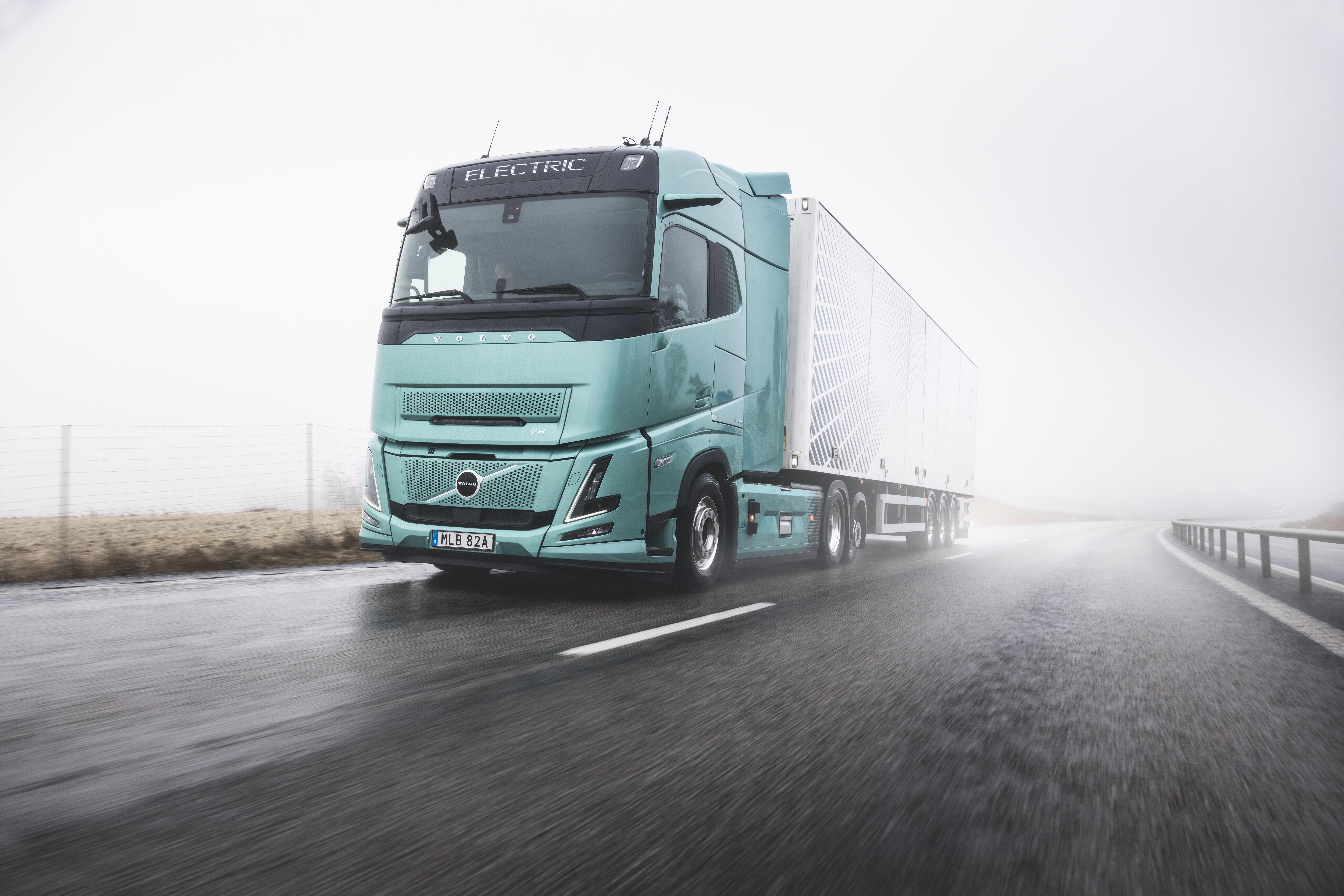600 km range and superfast charging – meet Volvo’s new electric truck