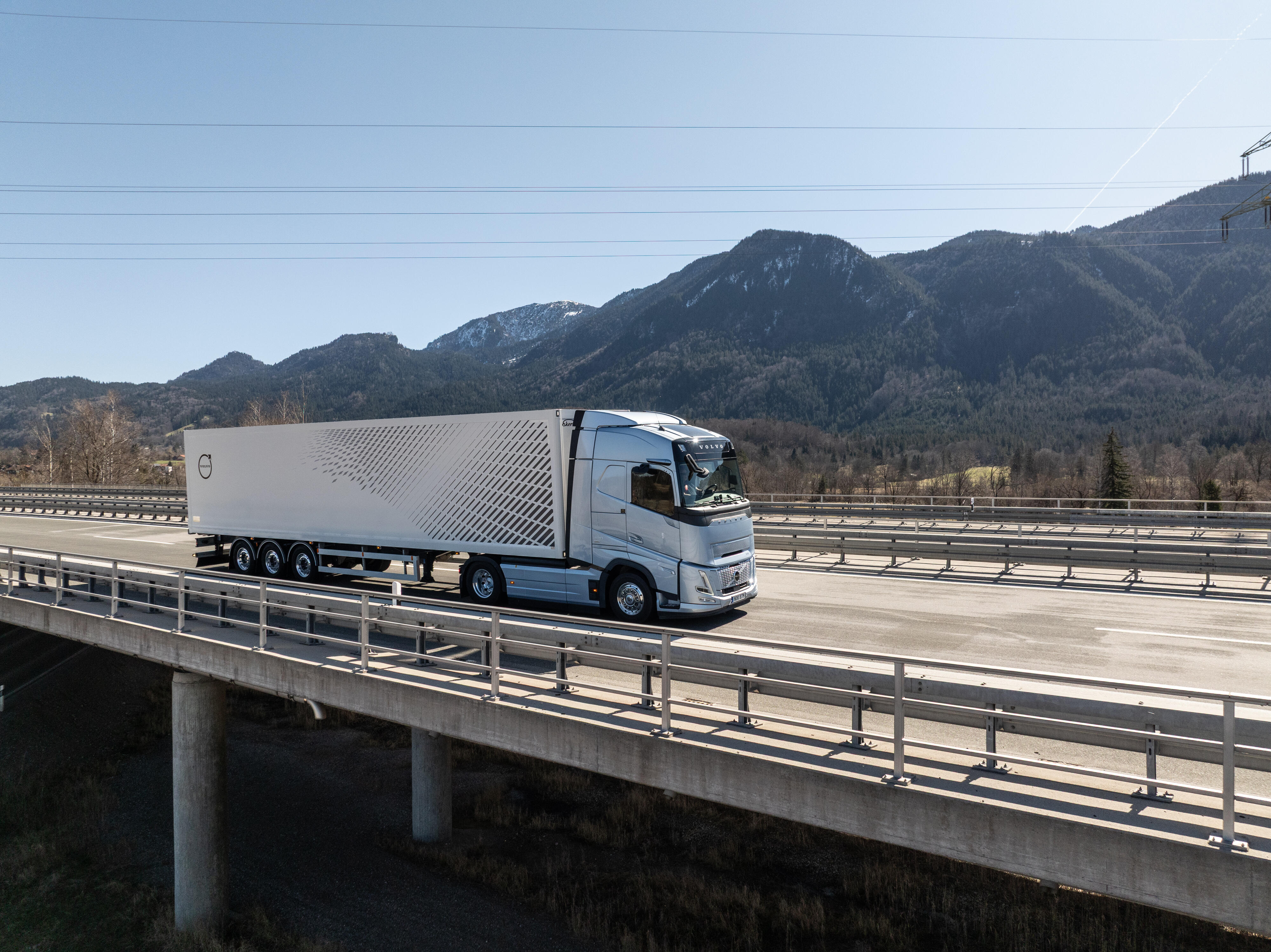 Volvo Trucks takes aerodynamics one step further – inspired by the ...