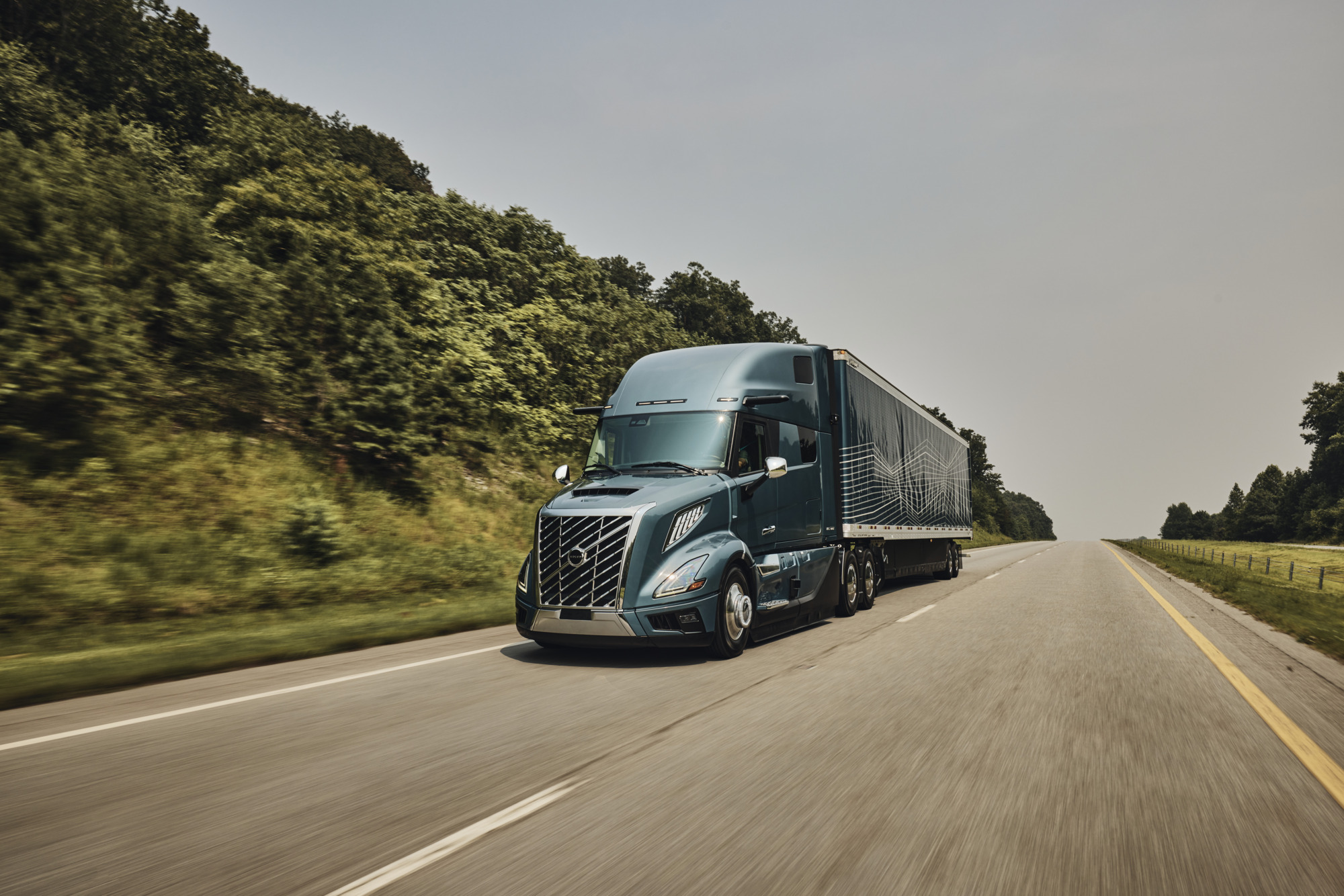 Volvo Trucks receives large orders from Hayway Group in the U.S. and Europe