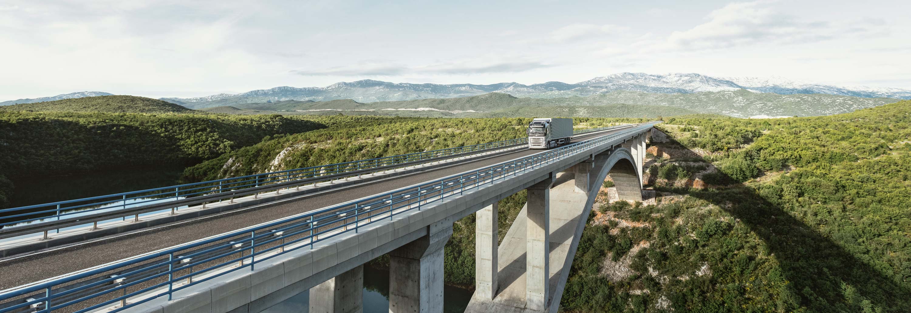 Gas-powered trucks | Volvo Trucks